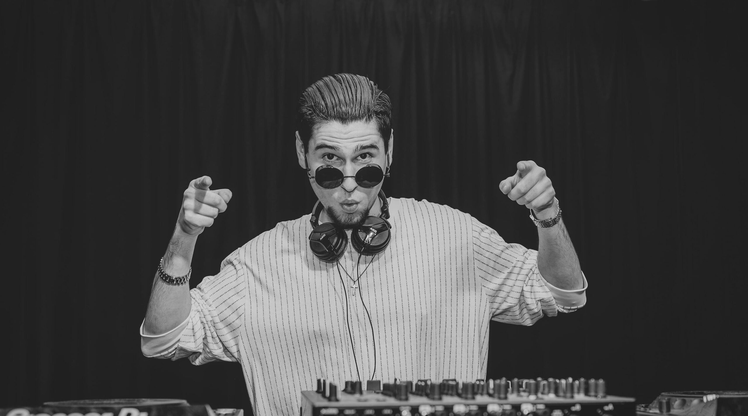 Justin Hahn - Professional Club DJ